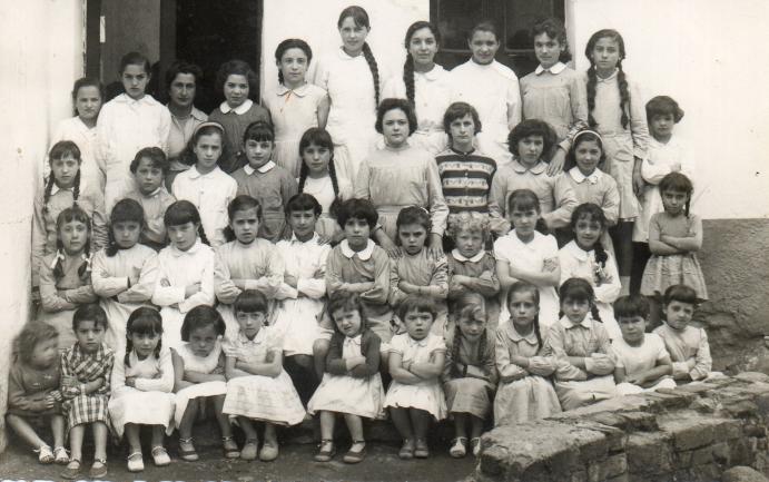 Señorita América y alumnas, CARDEO (MIERES) (Asturias)