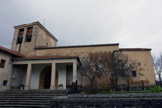 fachada iglesia, IZA (Navarra)
