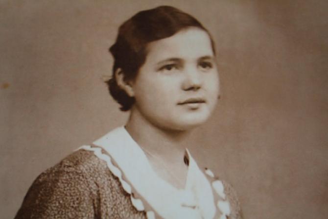 Maruja joven, CARDEO (MIERES) (Asturias)