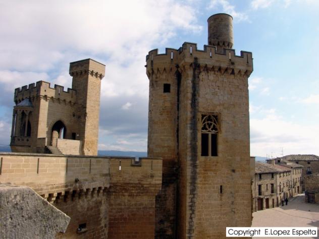 Torreones, OLITE (Navarra)