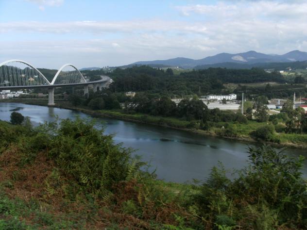 Viaducto sobre el río, NAVIA (Asturias)