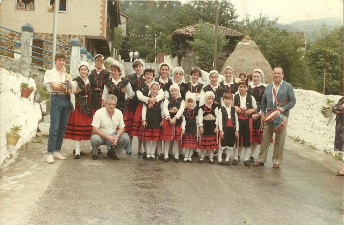 grupo de baile Andecha, CARDEO (MIERES) (Asturias)