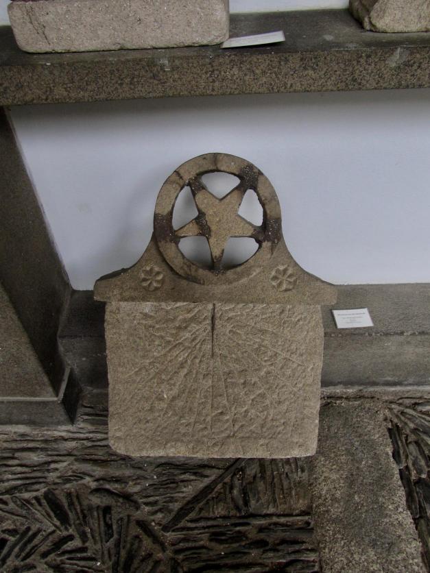 Museo Provincial. Reloxo de sol Rectangular, LUGO