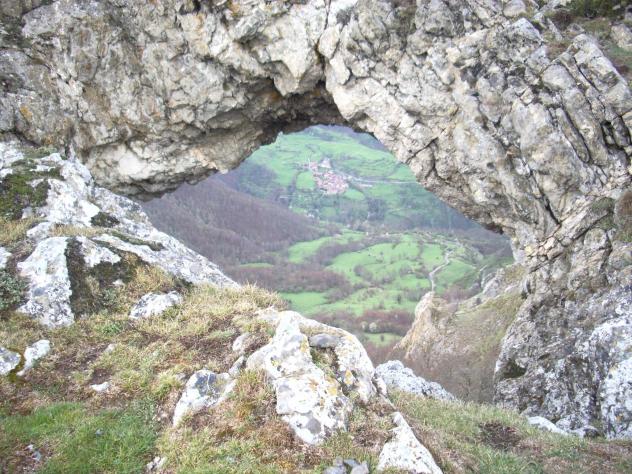 Vista del pueblo, CALOCA (Cantabria)