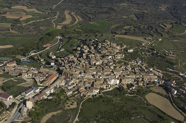 otra visión aérea de la ciudad de los Catatos., SAN MARTIN DE UNX (Navarra)