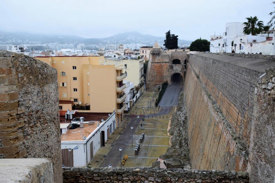 Vista de la calle Jaime I dede el Baluarte de San Pedro, IBIZA