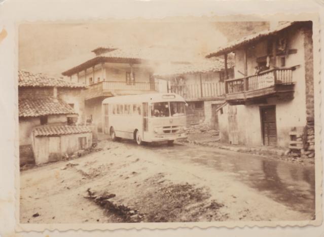 autobús, CARDEO (MIERES) (Asturias)