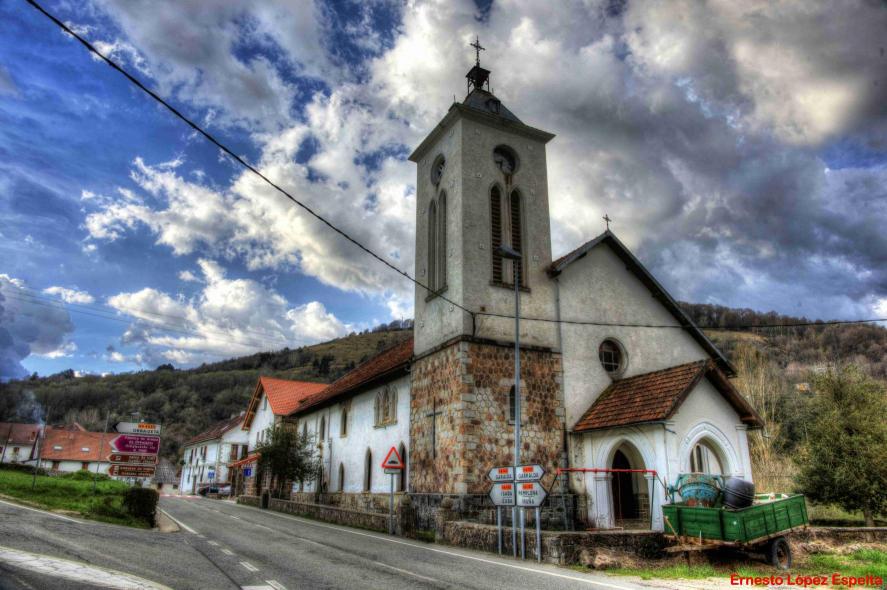 Cruce de carretera al Irati, ARIBE (Navarra)
