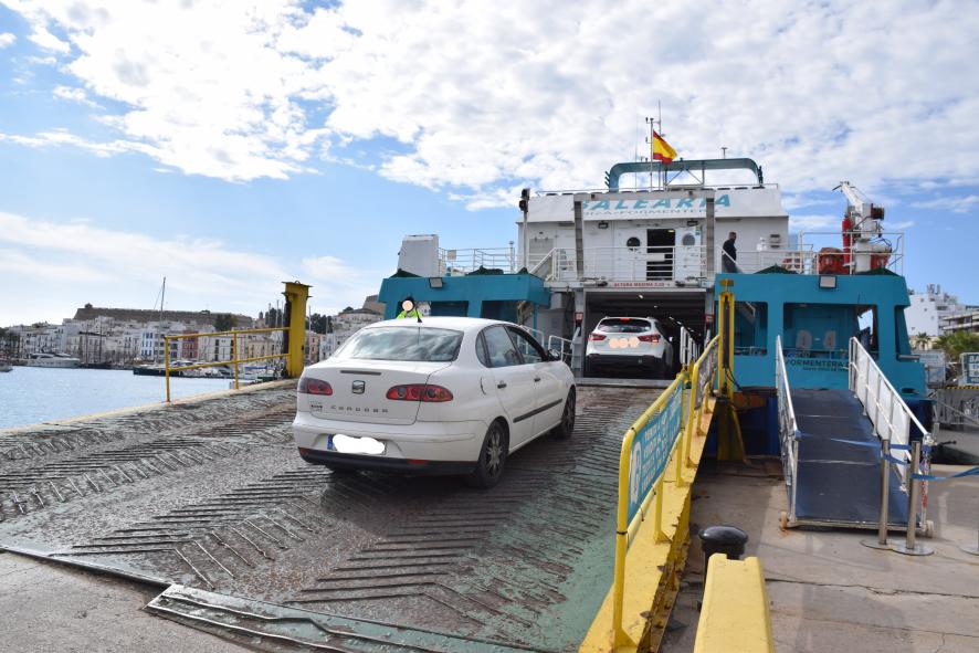 Embarcando con destino Formentera, IBIZA