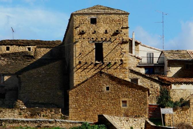 detalle frontal del edificio de la torre, LEOZ (Navarra)