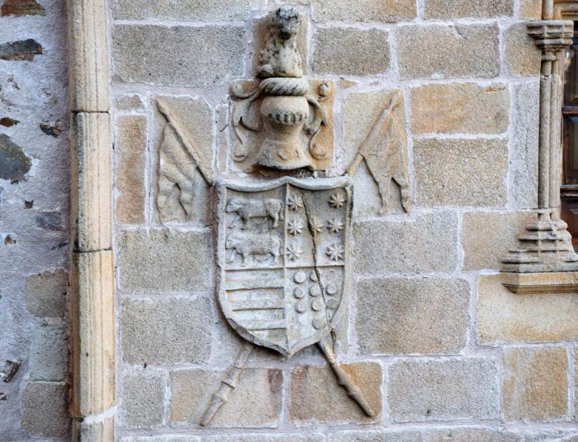 Escudo de los Becerra, CACERES (Cáceres)